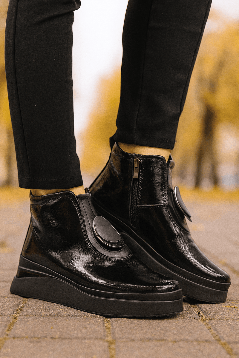 Ghete Casual din Piele Lac Negre cu Accesoriu - WERSA – Bigiottos Shoes